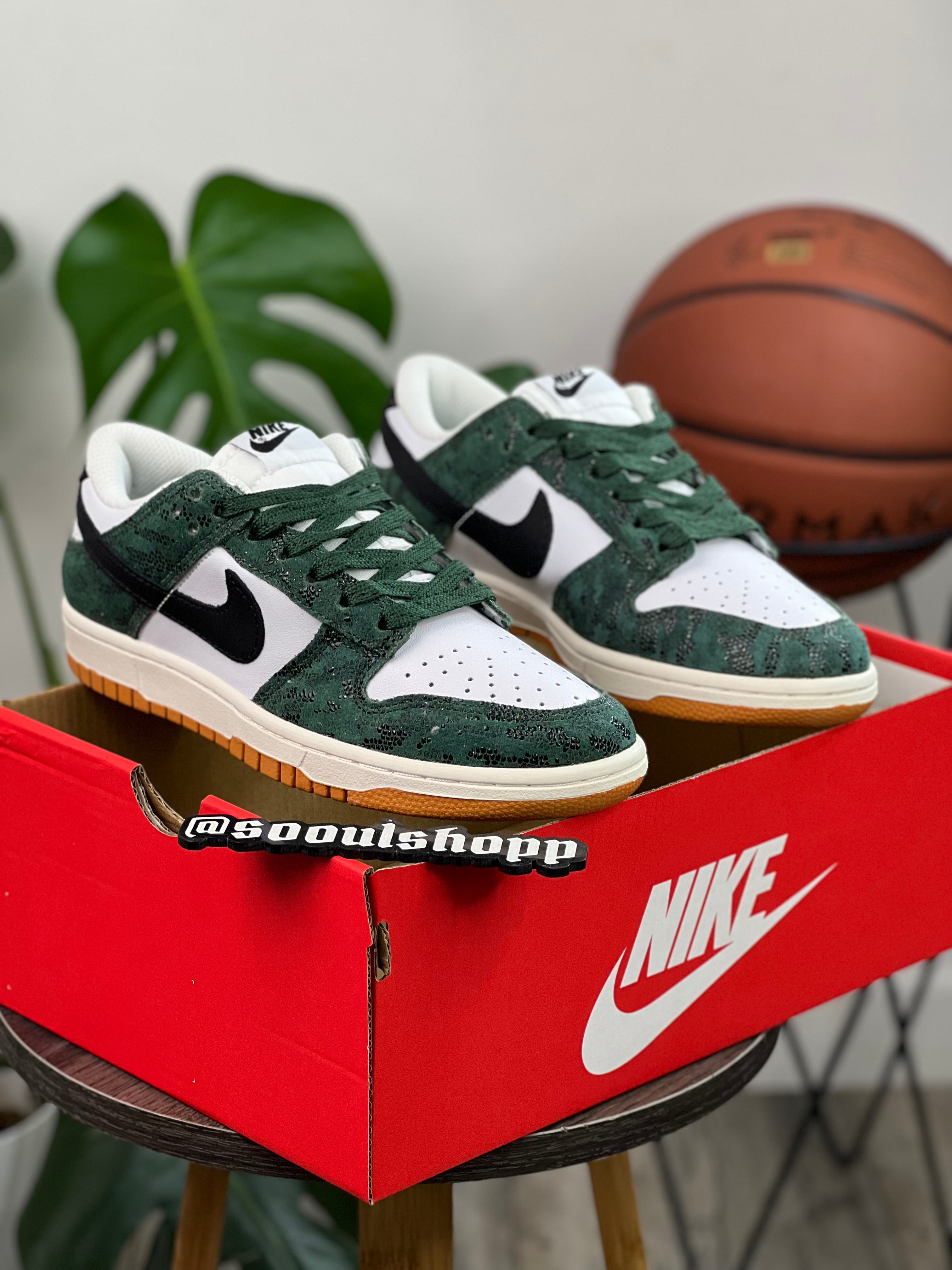 Nike Dunk Low Green Snake – SOOULSHOPP