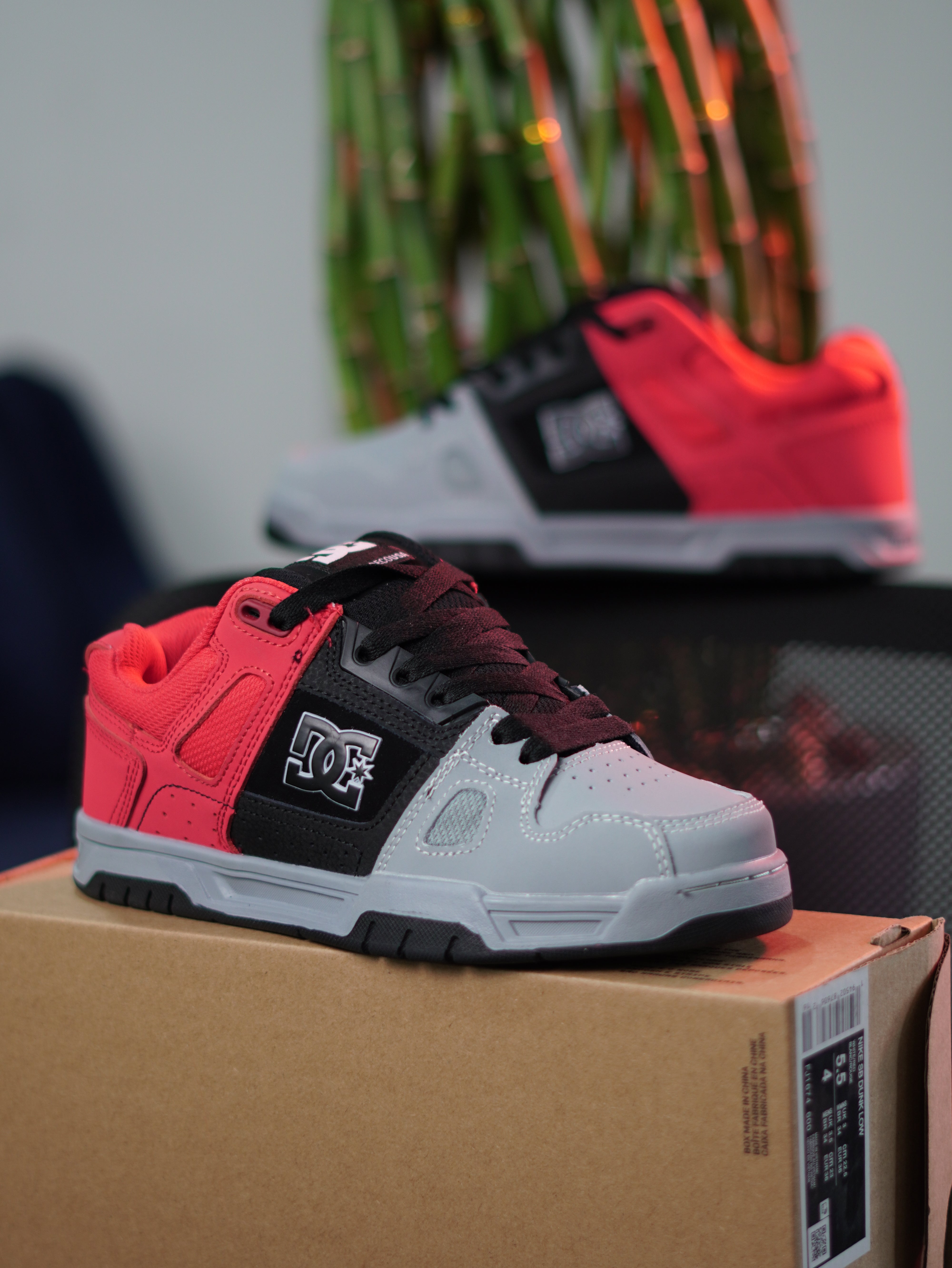 Dc Stag - Rojo, Negro, Gris – SOOULSHOPP